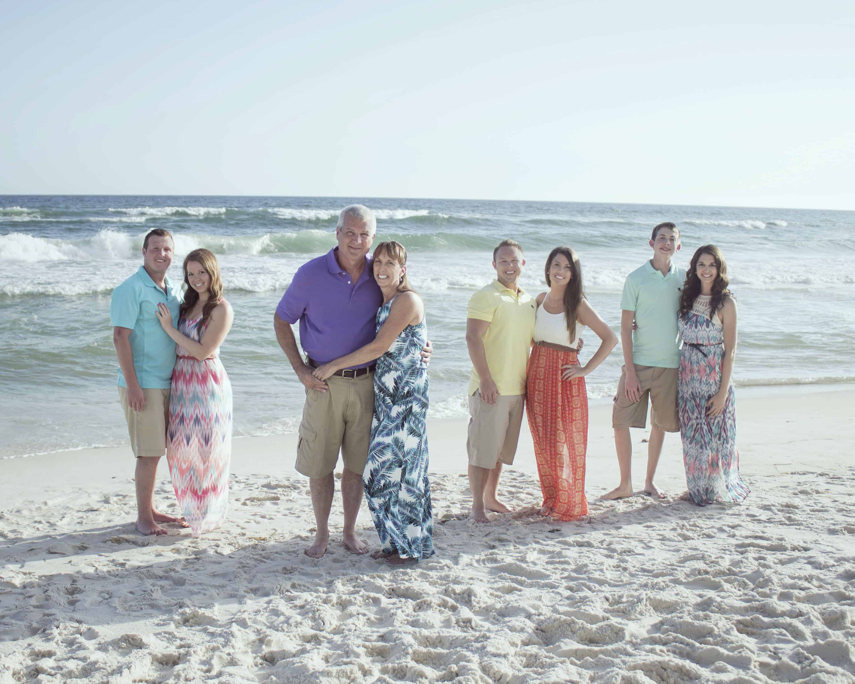 Upcoming Reunion? Here's How to Plan Your Family Group Photo