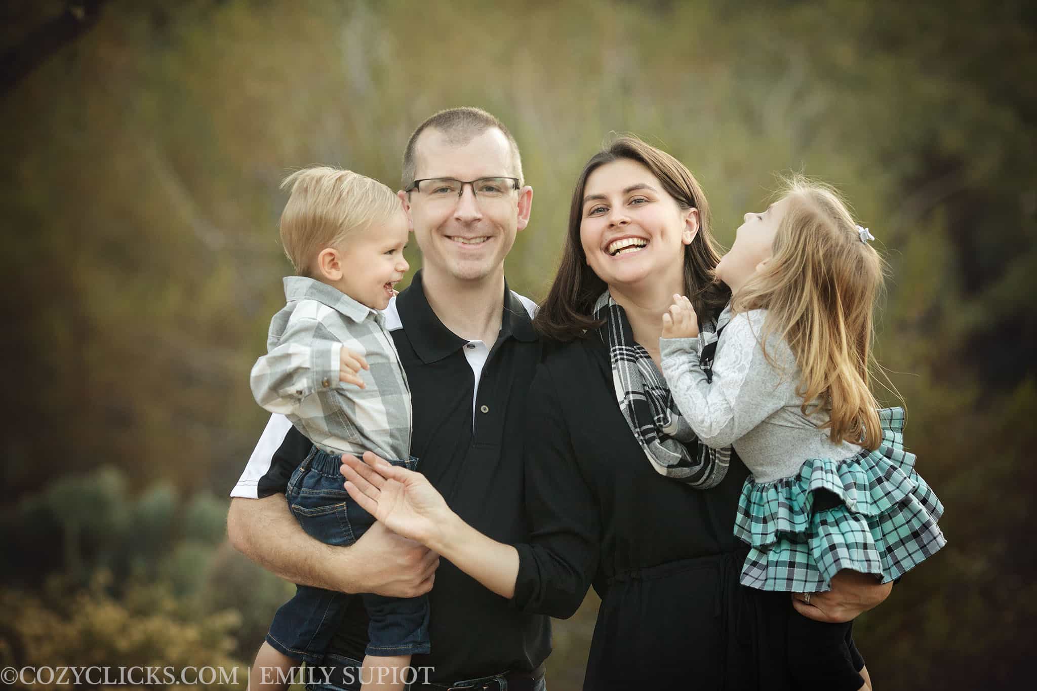 The Top 10 Family Photos You Must Snap Every Year - Organizing Photos